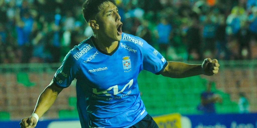 Video: Le quería pagar la universidad a César Menacho para que deje el fútbol y termina ...