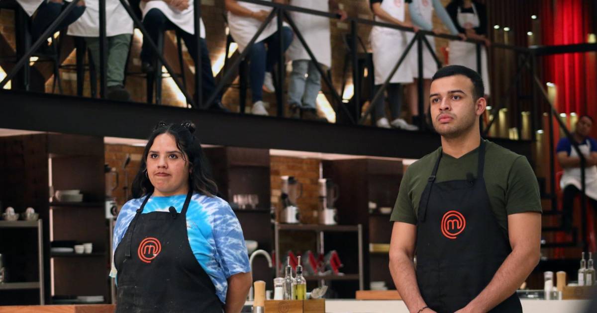 El chef Marcos hace el intercambio del último delantal con ...