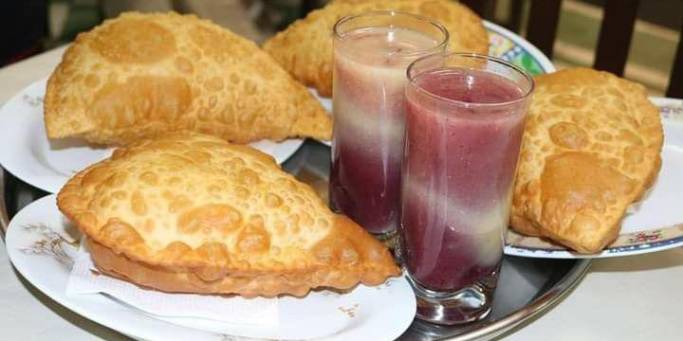 Con api y pastel, así recibe Oruro la capital del folklore a sus visitantes